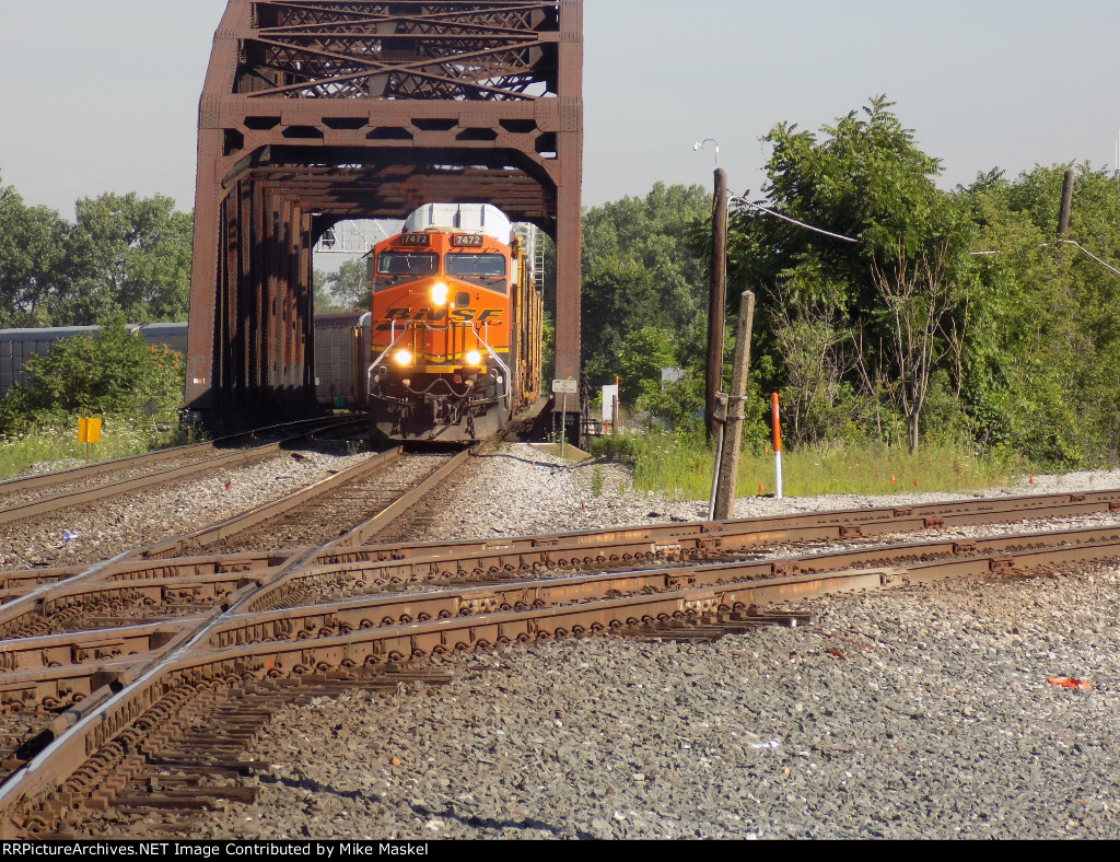 BNSF 7472
